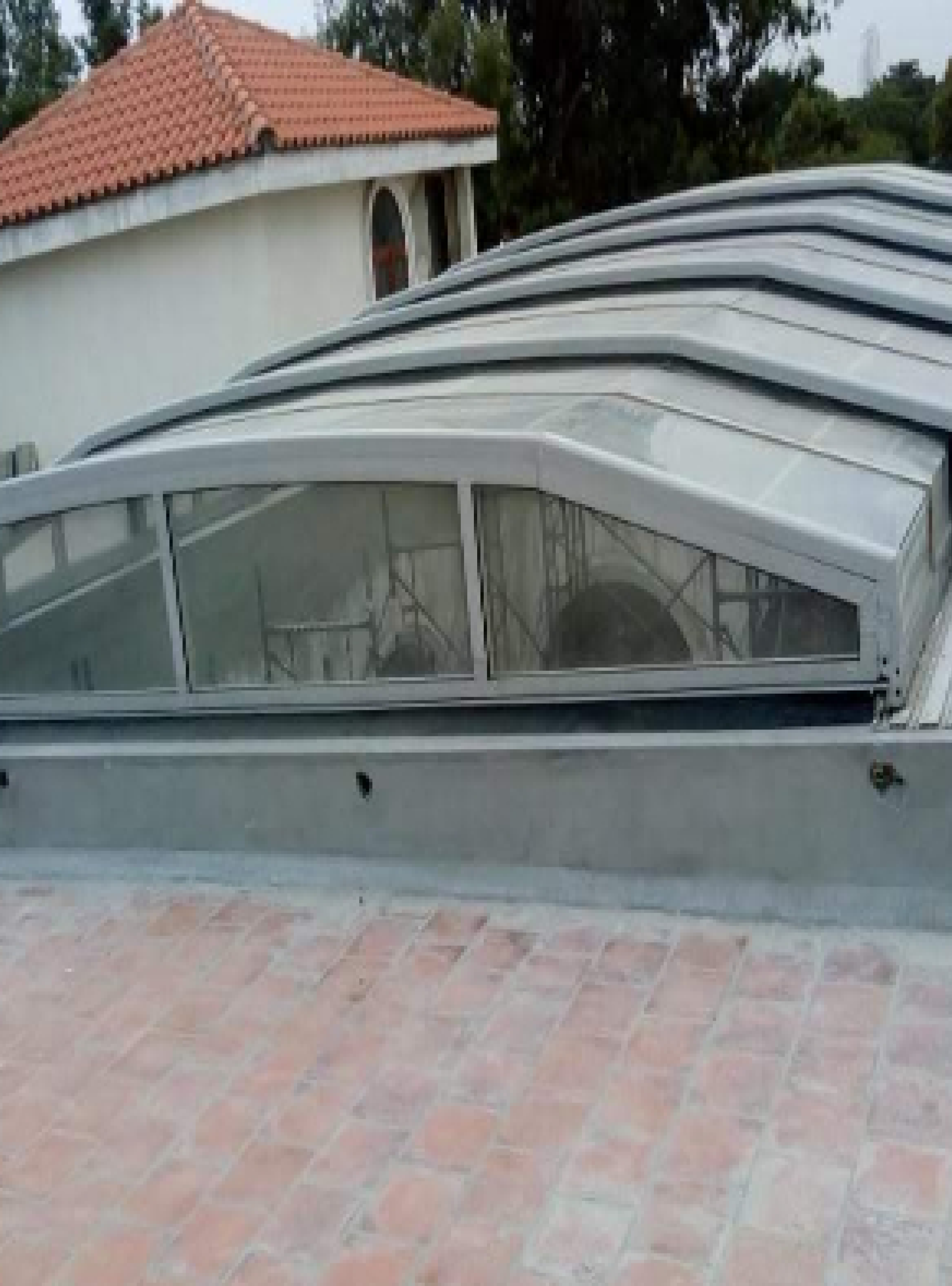 OCTRON RETRACTABLE ROOF - Megavent